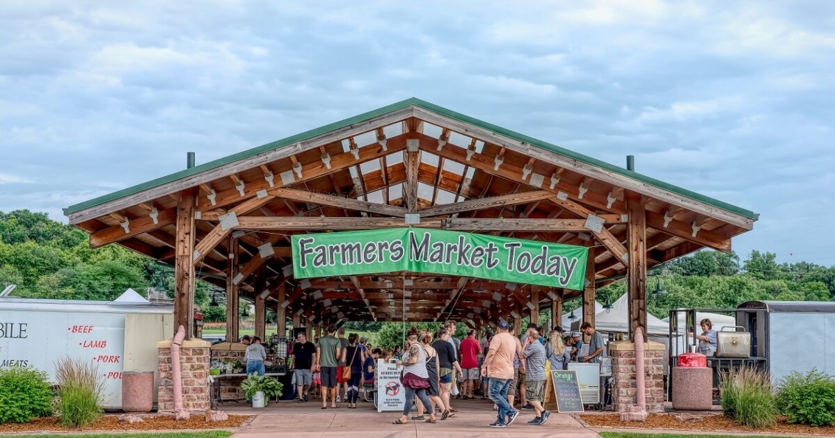 Falls Park Farmer's Market | Experience Sioux Falls
